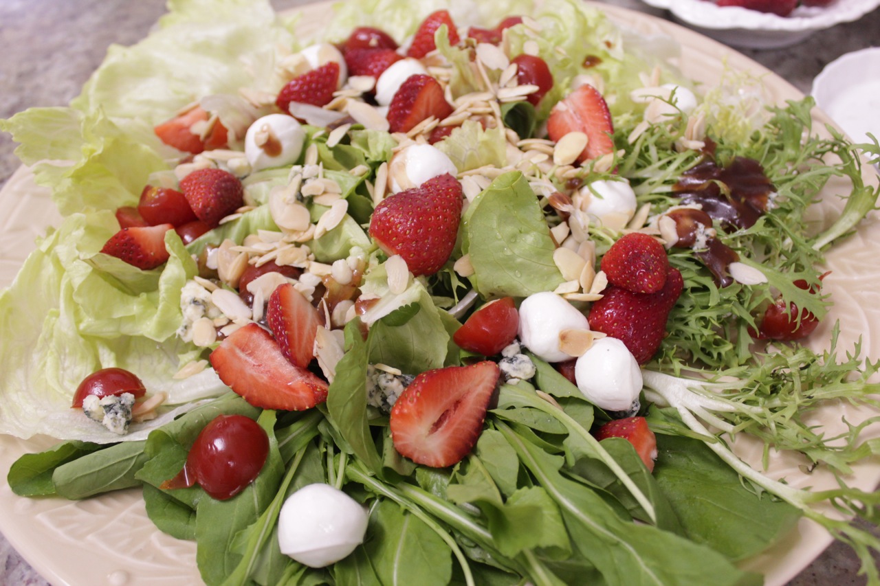 Salada com Morango – Segredos da tia Emília